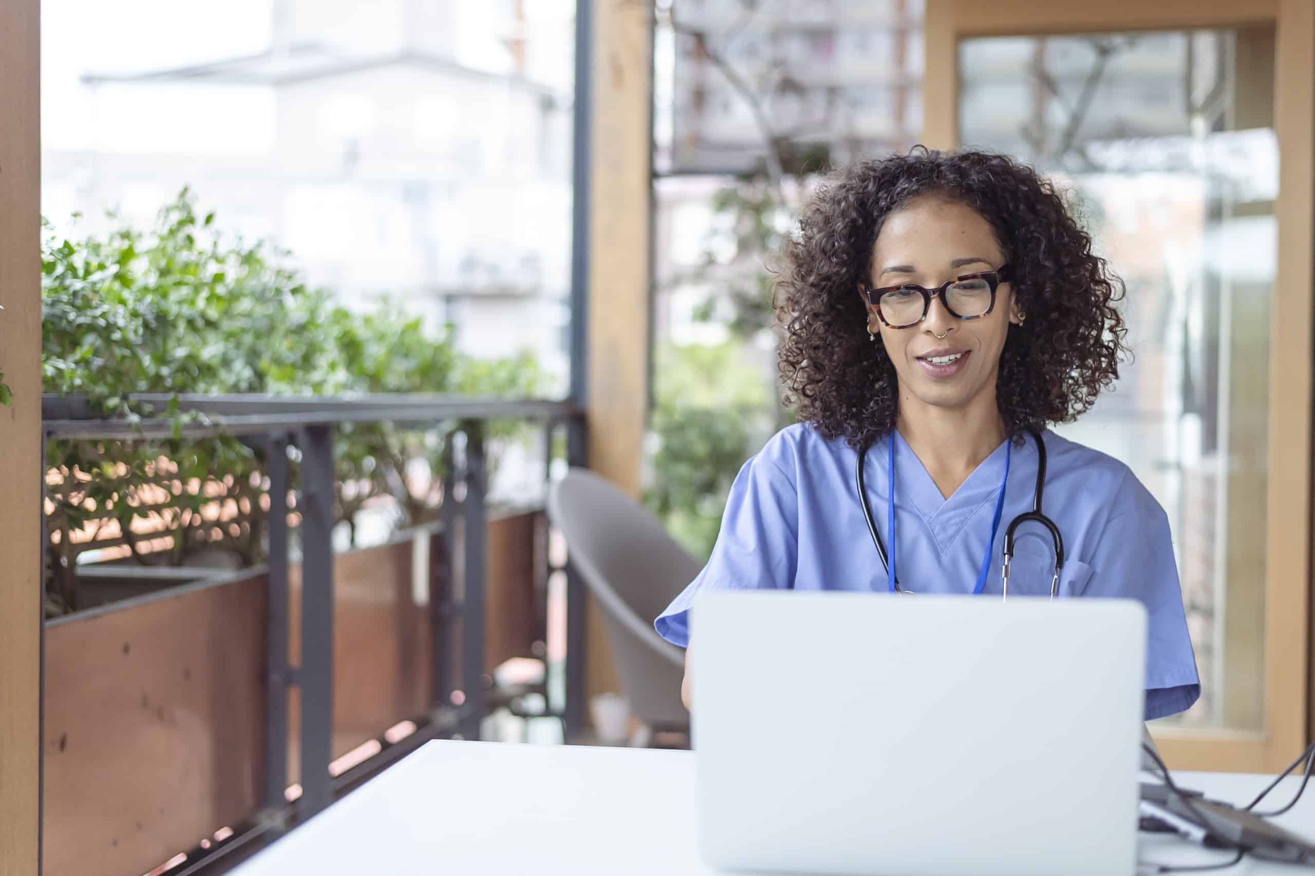 4 Benefits of Working with a Recruiter to Find Your Next Nursing ...